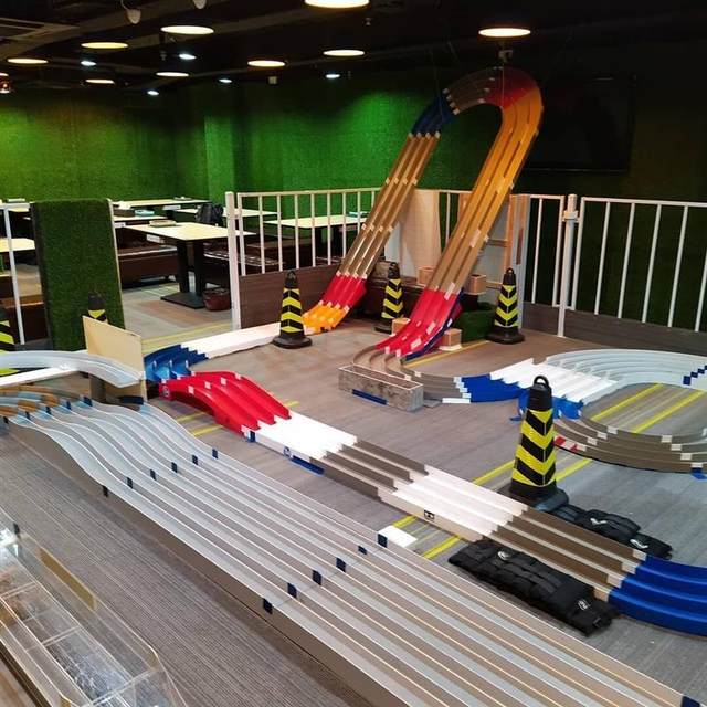 Four -wheel drive runway interchange rail three track assembly track ...