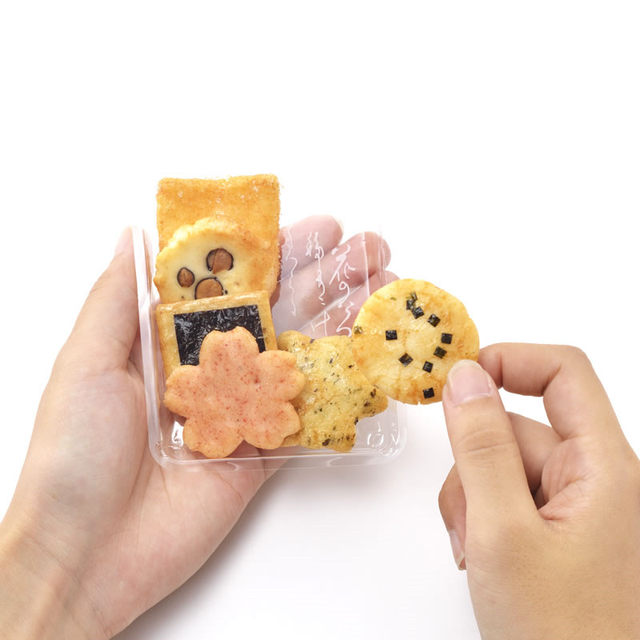 Japanese direct mail imported snacks Kokurayamaso Japanese-style senbei ...