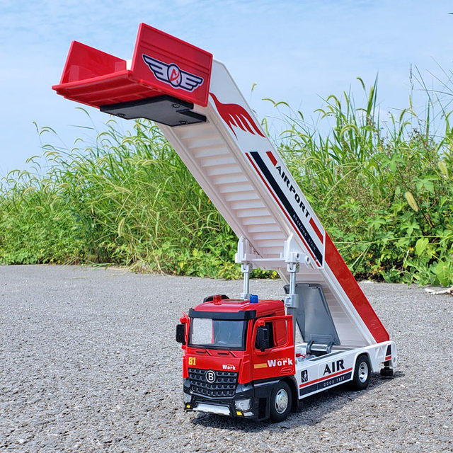 Large airport alloy boarding ladder car car model ladder telescopic car ...