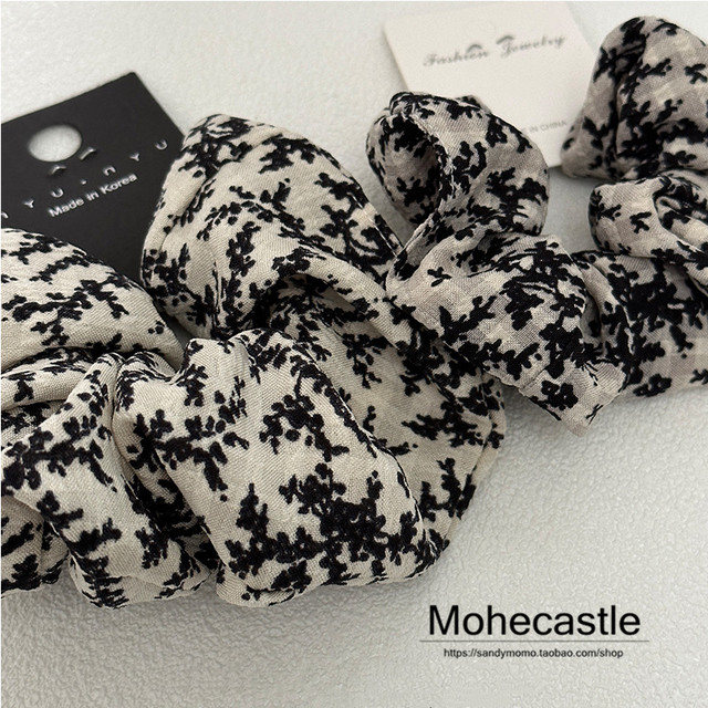 Black and white, cool and high texture~ Simple and elegant floral large ...
