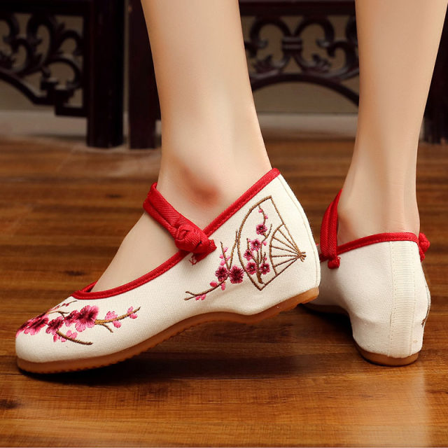Buckle spring and autumn single shoes, cloth shoes, embroidered shoes ...
