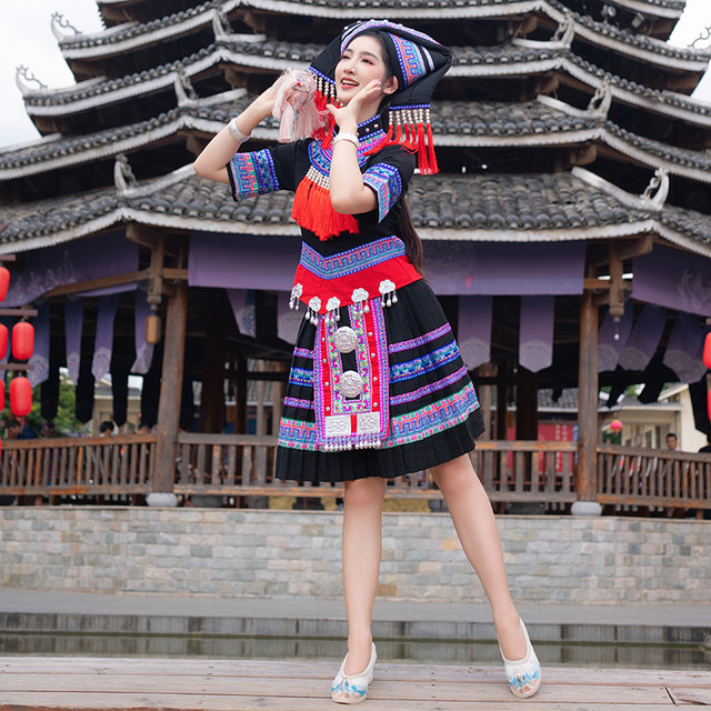 Miao costumes for women Guangxi Zhuang costumes for performances for ...