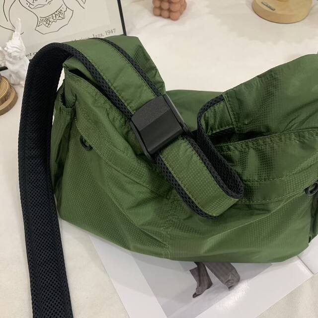 2025 new explosion folding outdoor chip -shoulder messenger bag men and ...