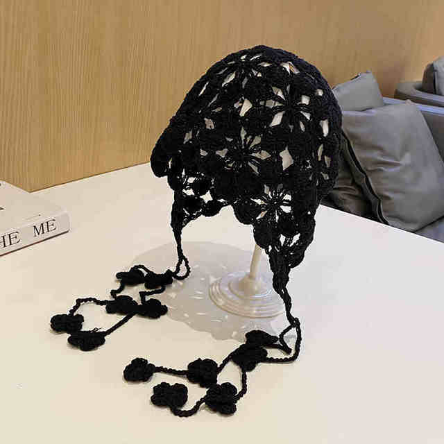 Japanese literary retro flowering flowers, hooded hats, hollow ...