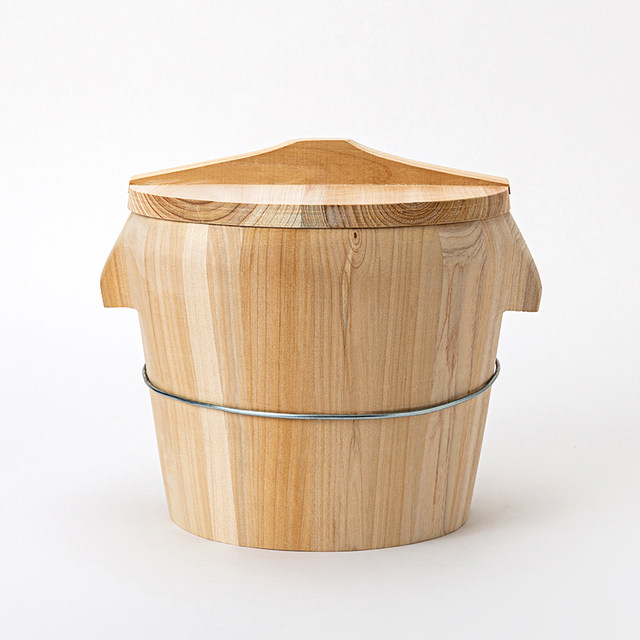 Steaming barrel steamed rice wooden barrel wooden barrel rice steamed ...
