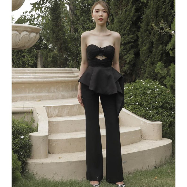 Hua Sansan's ZS famous Vietnamese designer ELENII textured tube top ...