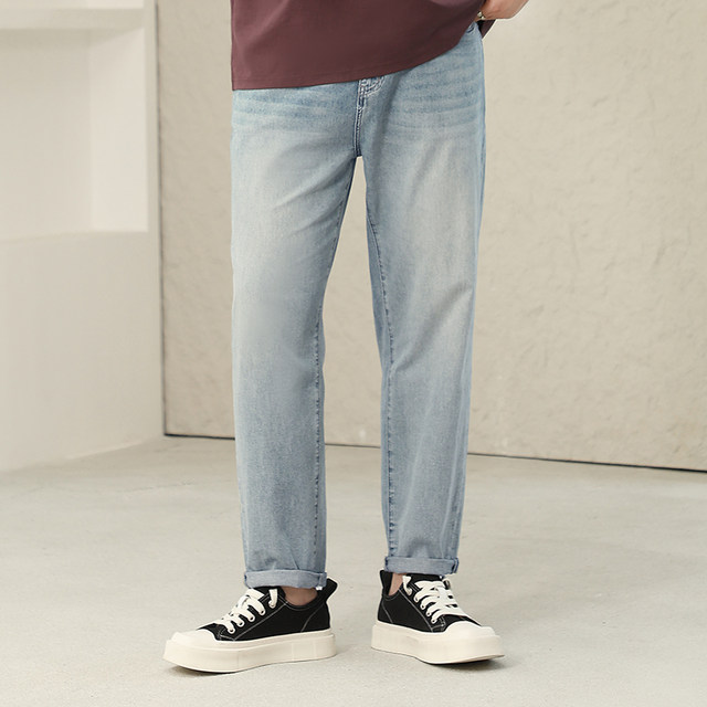 Black and powerful large size men's American-style washing retro jeans ...