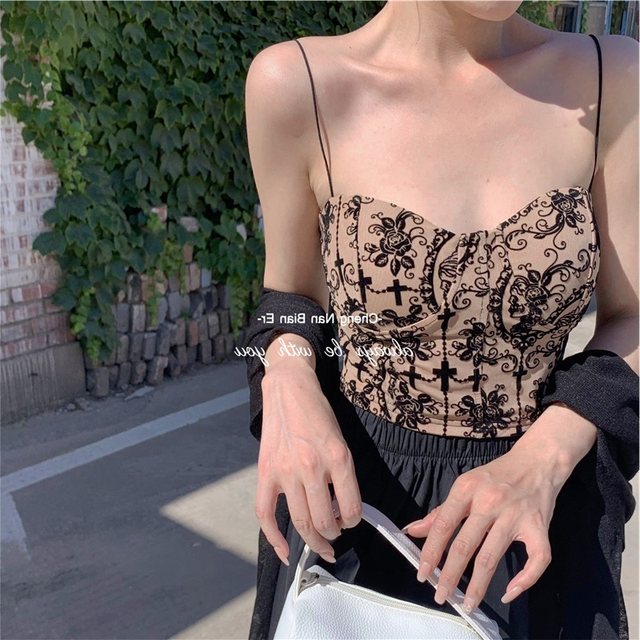 Clearance and pick up the bargain brand discount store counter women's ...