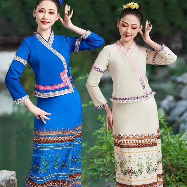 Dai dance clothing adult male and female performance clothing Yunnan ...