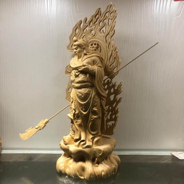 Boxwood cypress carving flame Guan Gong domineering Guan Erye character ...