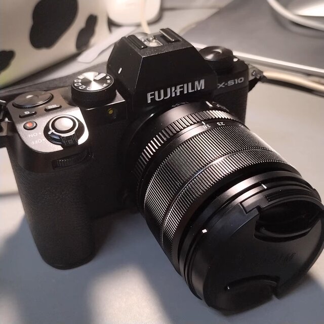 Rental Micro Single Camera Fuji X-S10-T0 XT4 XT30 XT5 XT3 X100V free deposit rental