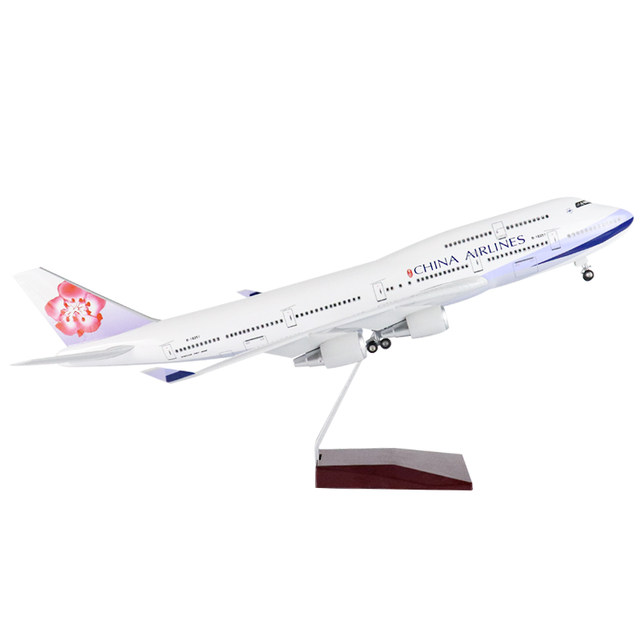 Large wheeled light aircraft model China Airlines Boeing B747 ...