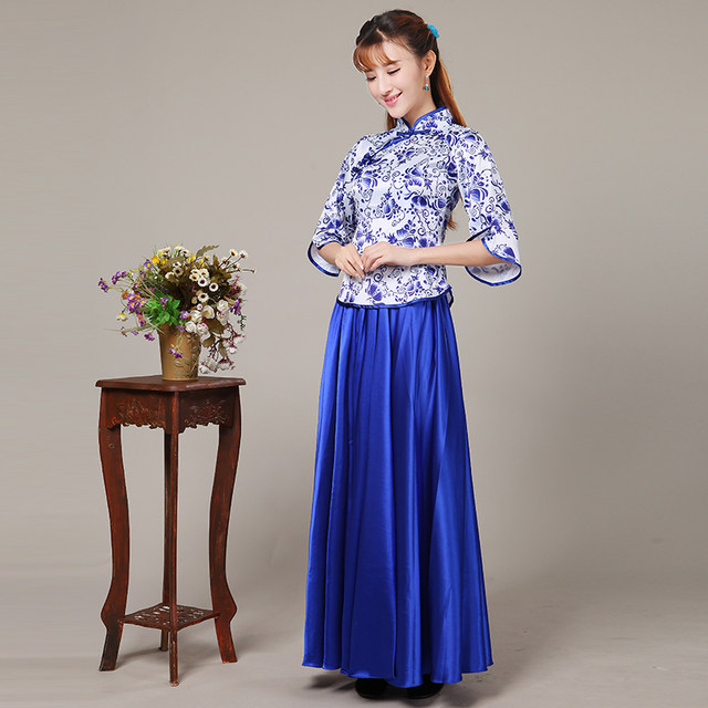 Blue and white porcelain clothing female Chinese style classical folk ...