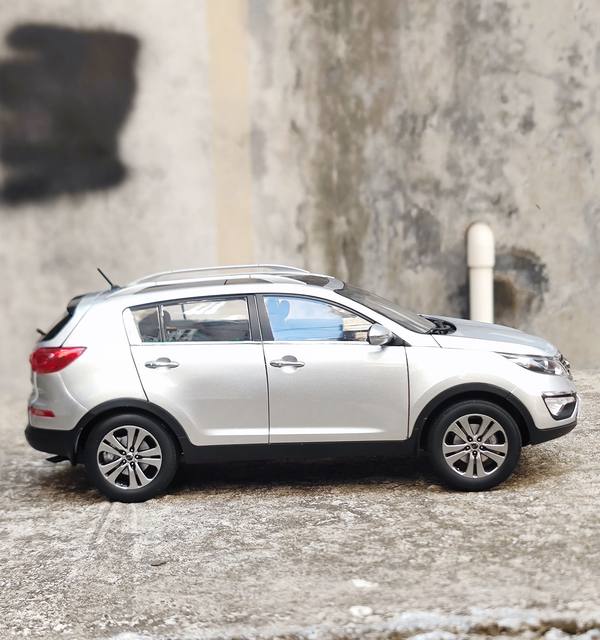 1 18 Original Dongfeng Yueda Kia Zhi sports car model SUV KIA Old Smart ...