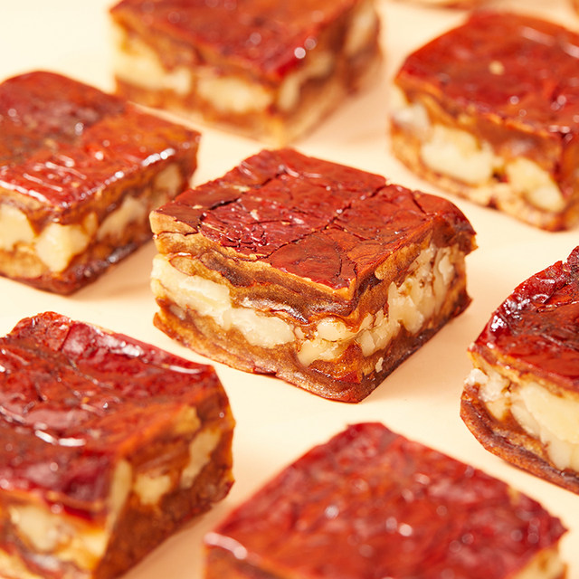 Miss you so much jujube seeds pie red dates with walnuts and grey dates ...