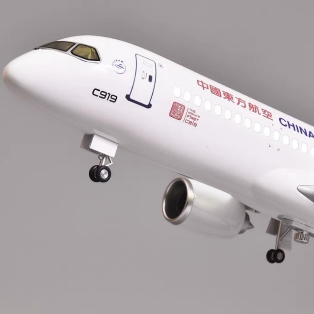 China COMAC C919 Oriental Airlines model souvenir simulation of large ...