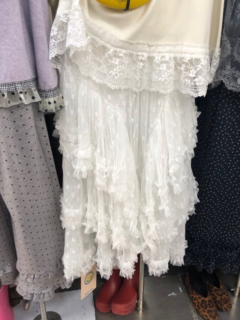 White heavy lace splicing irregular mesh skirt women's autumn and ...