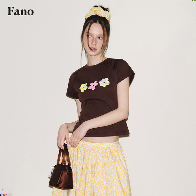 Fano niche design contrast color flower patch embroidered raglan sleeve ...