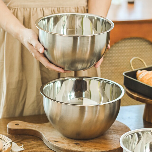 Household stainless steel egg-beating basin deepens splash-proof baking ...