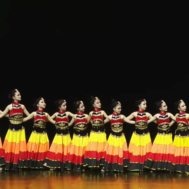 Wash spring dance clothes Yi Shang music dance clothes Torch Festival Yi national dance big ...