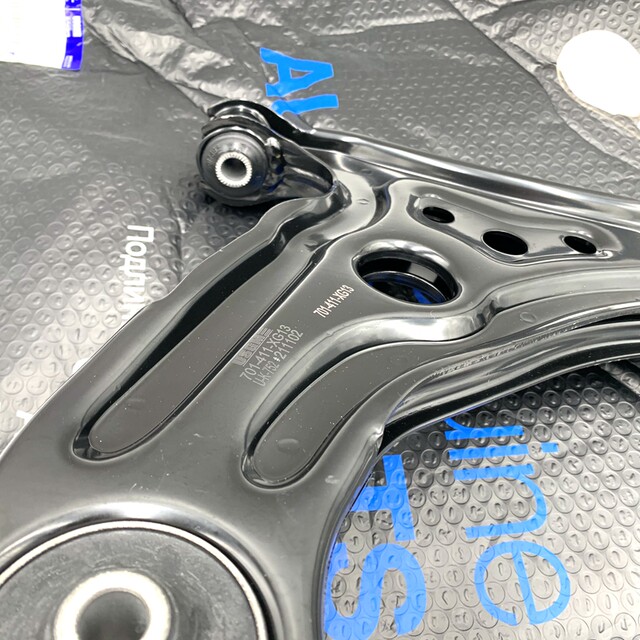 Suitable for LeFeng Aveo new Sail lower swing arm assembly front ...