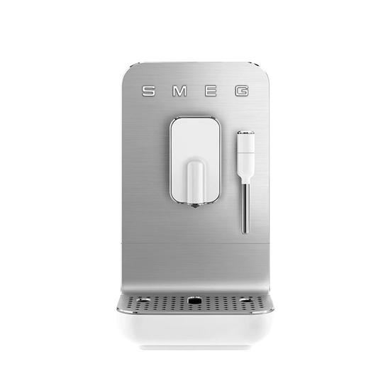 Smeg BCC02 Teljesen automatikus kávégép - Olasz tejhab