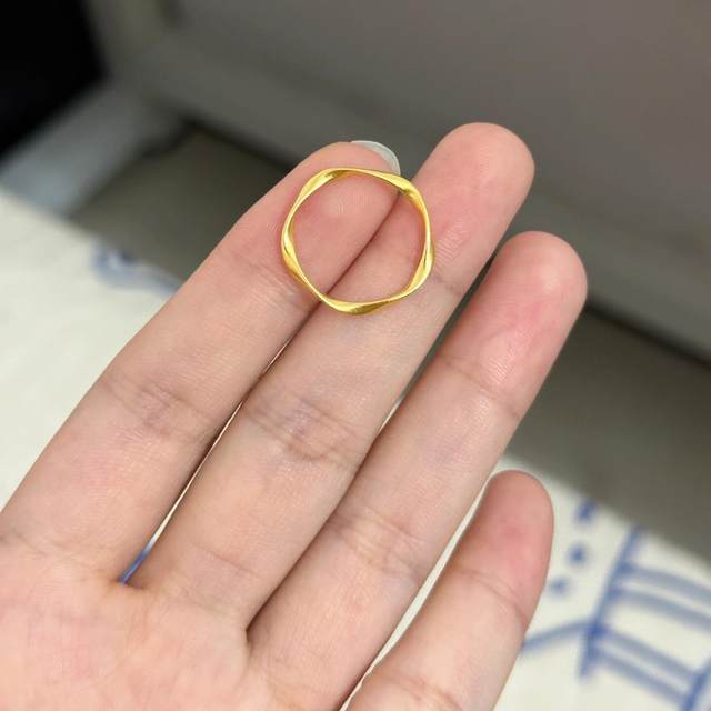 18K Gold Mobius Ring Simulation Golden Girls' Wave Waves Pattern Solid ...