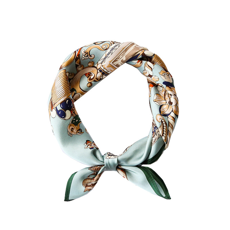 Yifan's Famous Teacher's Day Silk Scarf Gift Set