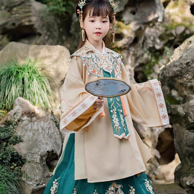Hanfu Girls Spring and Autumn Horse Face Skirt Cloud Shoulder National ...