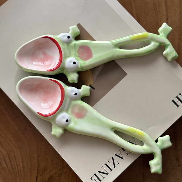 Ugly spoon frog spoon creative sand sculpture funny gift ceramic hand ...