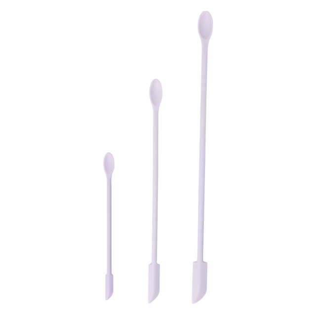 Gudi cosmetics digging a spoon of silicone gum scraper powder liquid ...