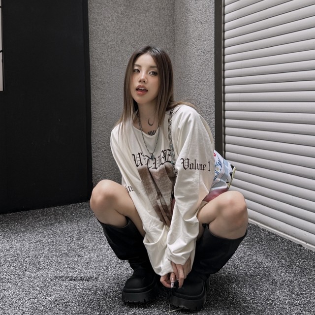 KANYE Vultures album peripheral limited letter print high street ...