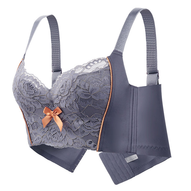 Adjusting the underwear female small breasts gathered to pick up the ...