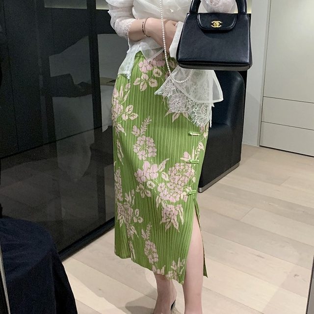 Chinese Wind Bow wrinkles, folded skirt, pleated three house winds in ...