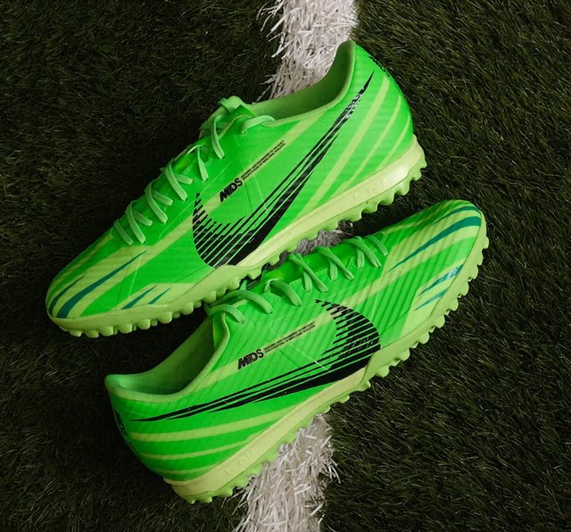 Nike VAPOR 15 TF Nike Men's Summer Frisbee Crushed Spikes Cushioning ...