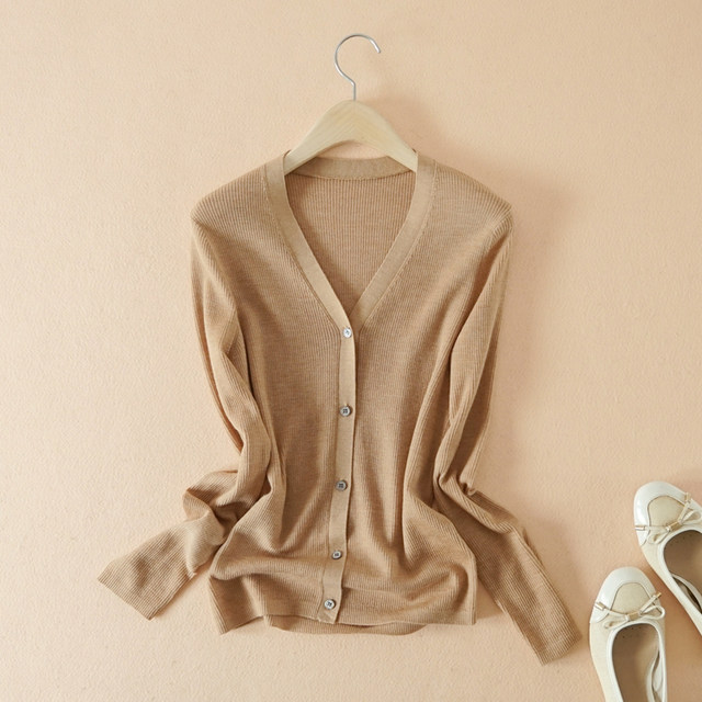 Spring and autumn new feel comfortable Merrust wool single buckle V ...