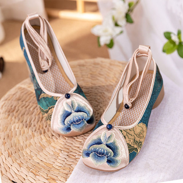 Chinese style retro nation style Hanfu embroidered shoes women's flat ...