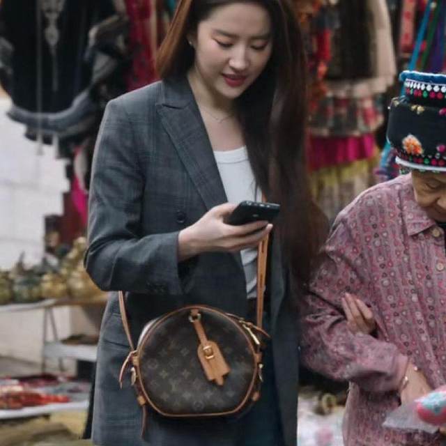 Liu Yifei went to the windy place Xu Hongdou French retro grid slimming ...