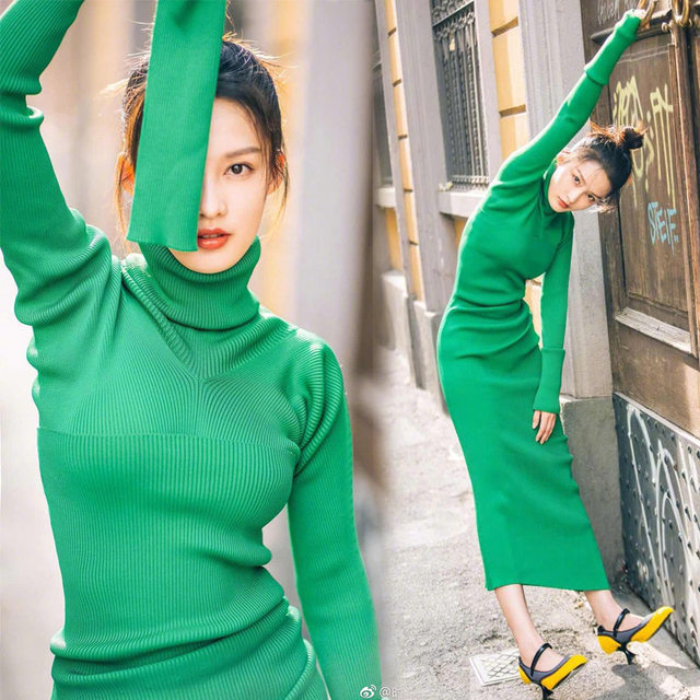 Li Qin, the same green super long base sweater skirt over knee sweater ...