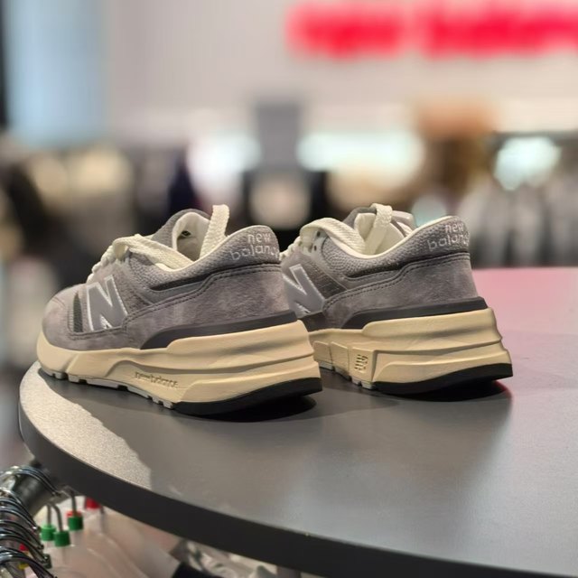 New Balance NB 997R trendy retro wear-resistant running shoes for men ...