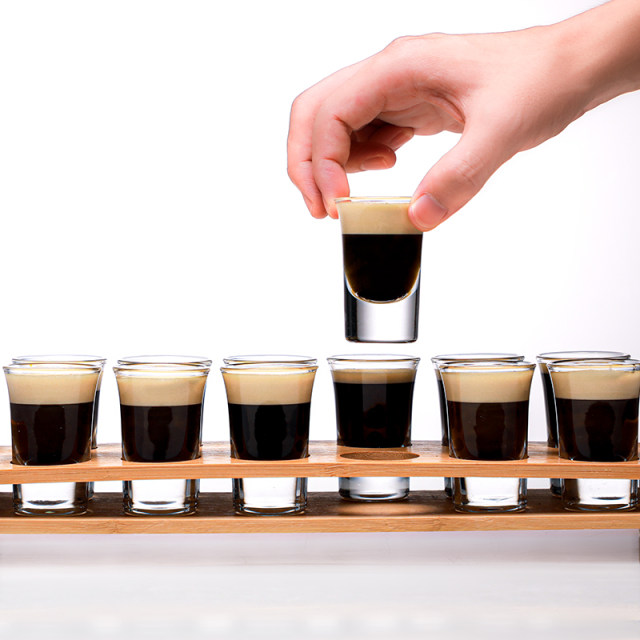 30 ml of standard bullet cup, a cup of liquor glass Shout cup B52 ...
