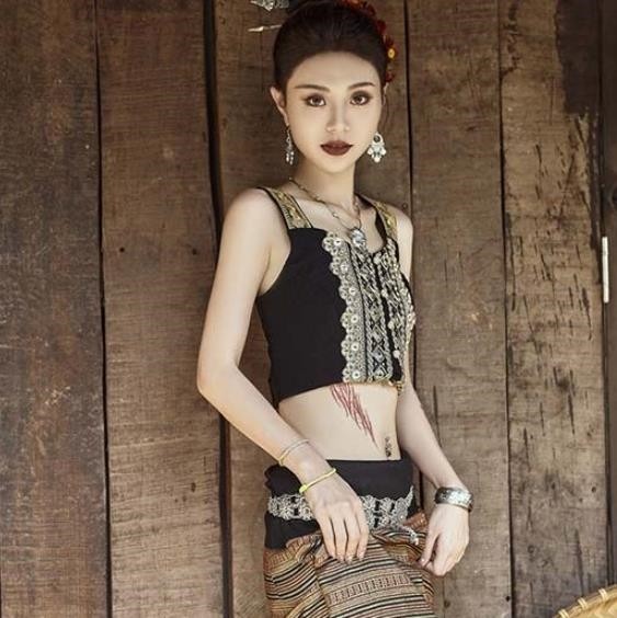 Dai costume women's suspender long skirt suit Yunnan Xishuangbanna ...