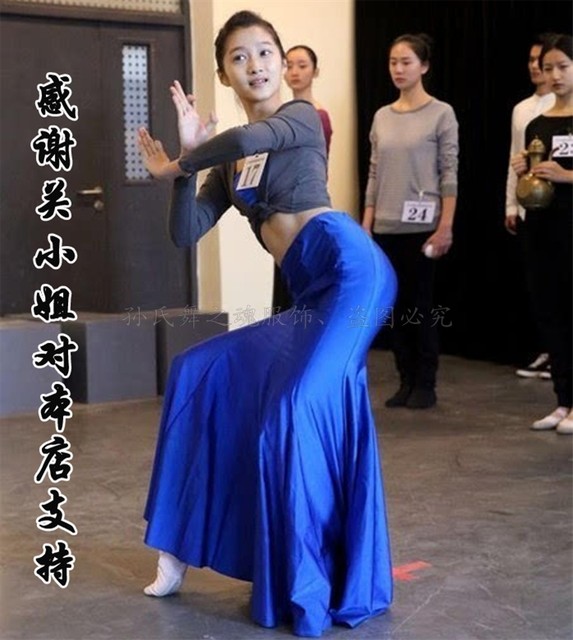 The new Dai people practice dance performance, peacock dance performance, Yuwei skirt, Yunnan ...