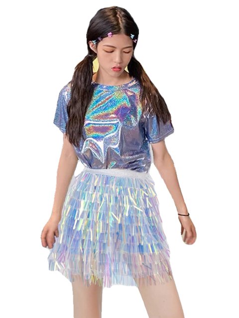 Summer bright and shiny dancing costumes short-sleeved students perform ...