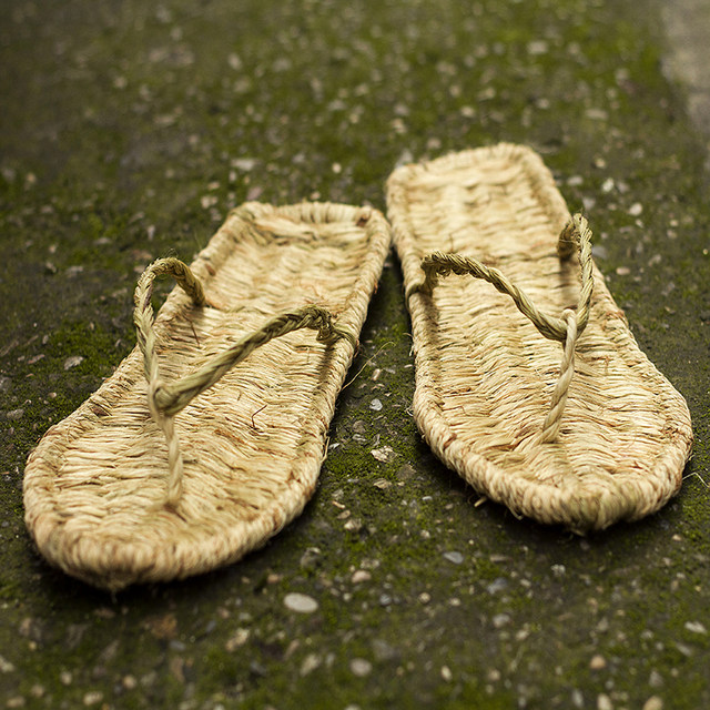 Hand-woven straw sandals Red Army hemp shoes nostalgic slippers men's ...