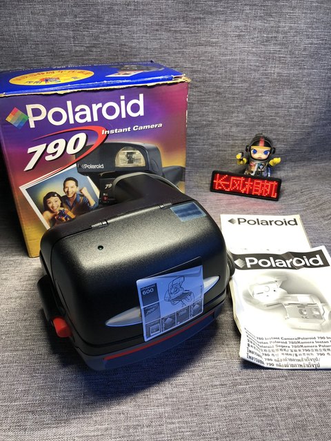 Polaroid Polaroid 790 black and red color shark machine stock condition ...