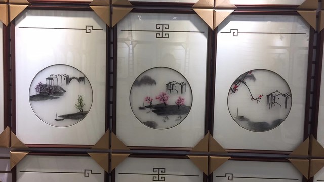 Suzhou embroidery machine embroidery imitation handmade triptych framed ...