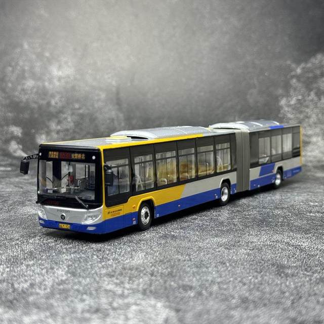 Beijing Bus 1:64 Beiqi Foton BJ6180C8CTD653 Section 1 Alloy Bus Model