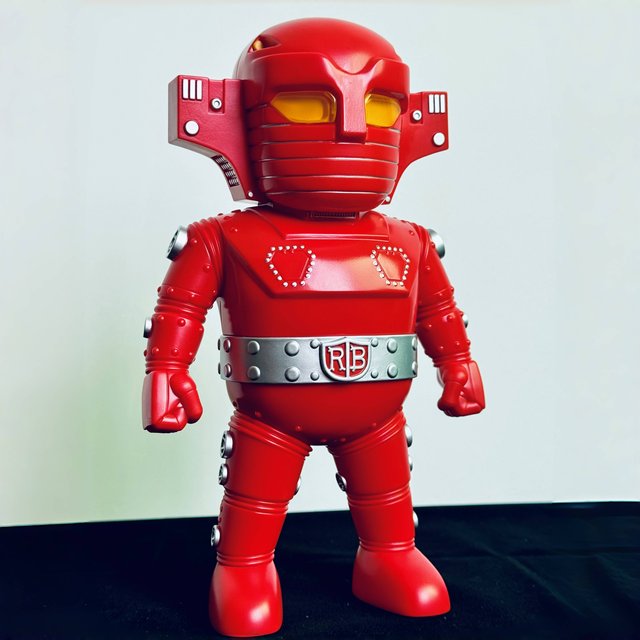 Spot Mazzcot's first generation of Ultraman's father, Bartan Star, hand in hand