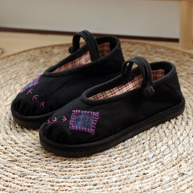Hand Embroidered Women's Cloth Shoes 2024 New Cloth Shoes Women's Cloth ...